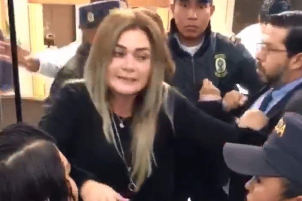 Diputada Marijose Gamboa se confronta con personal de seguridad en el ...