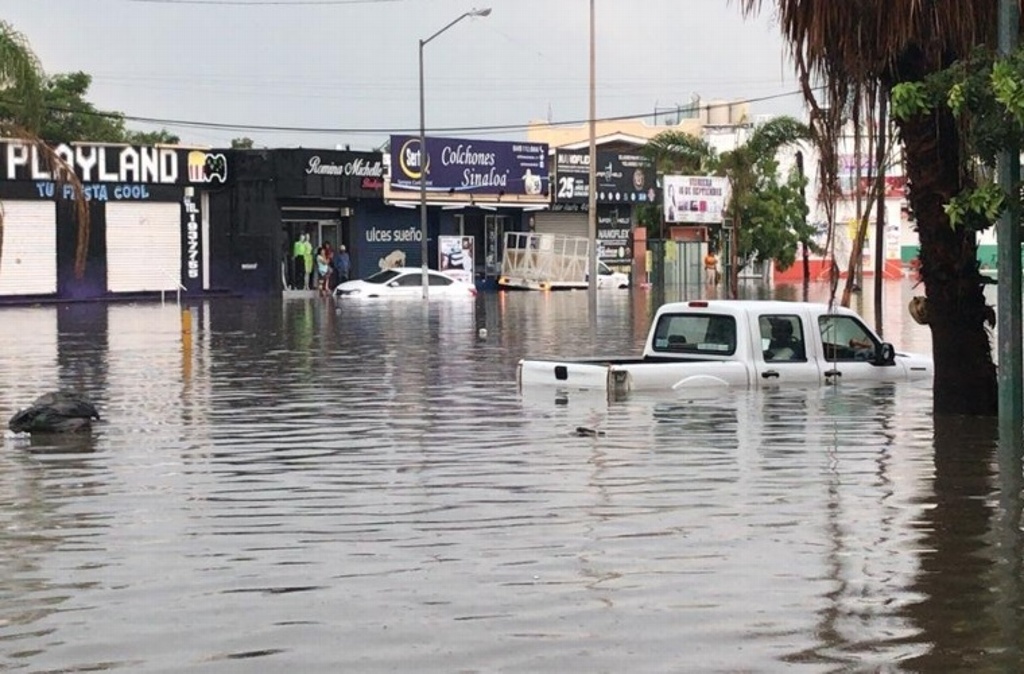 Deja lluvia inundaciones, daños y personas atrapadas en Mazatlán - xeu ...