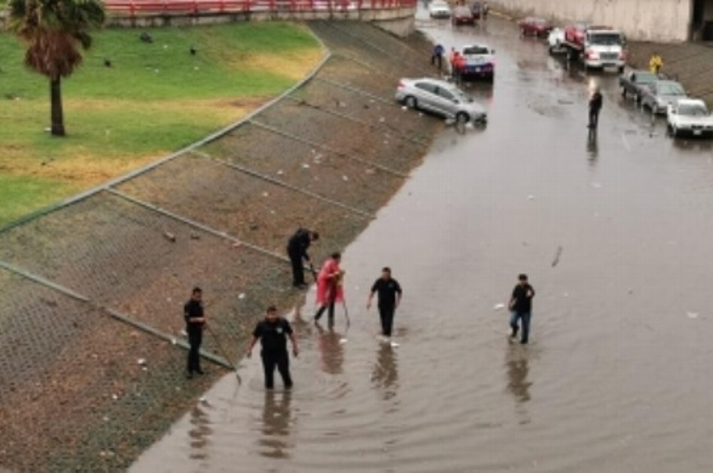 Dejan 2 muertos las fuertes lluvias e inundaciones en Monterrey - xeu ...