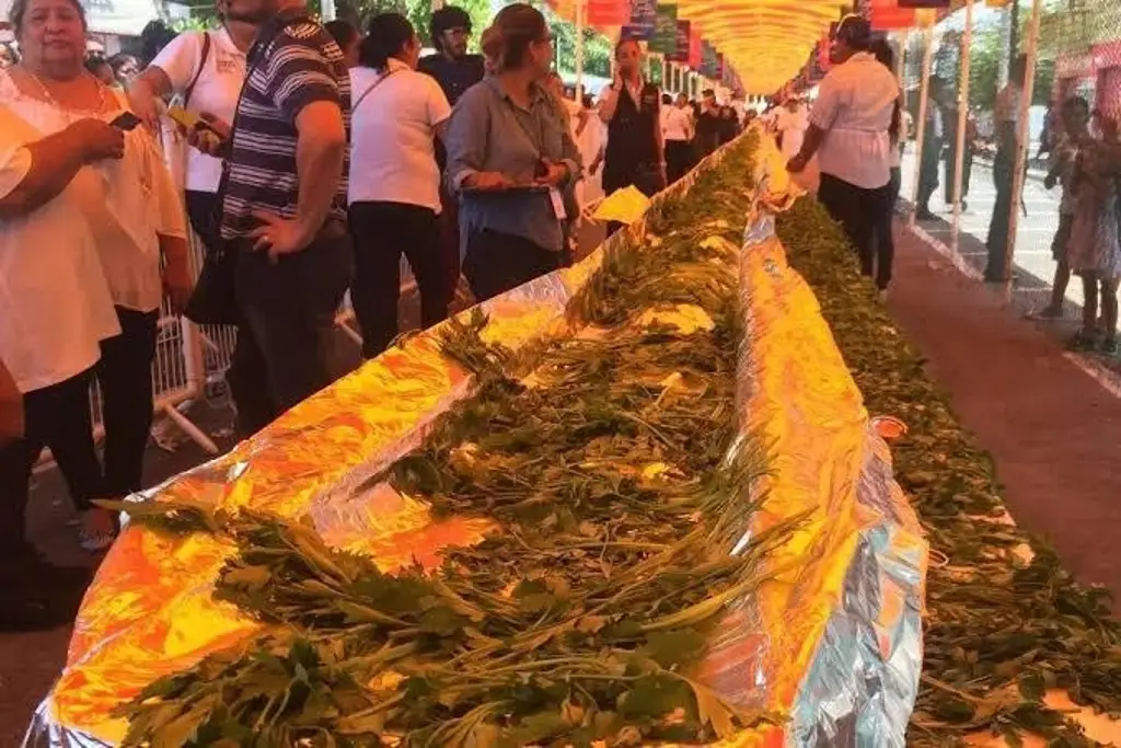 Filete relleno de 100 metros y torito gigante en fiestas de Santa Ana ...