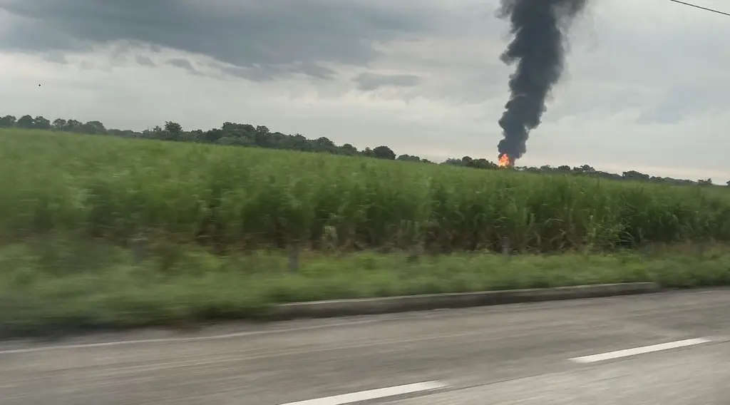 Explosión En Ducto De Gas De Pemex En Tabasco Deja Un Muerto Xeu