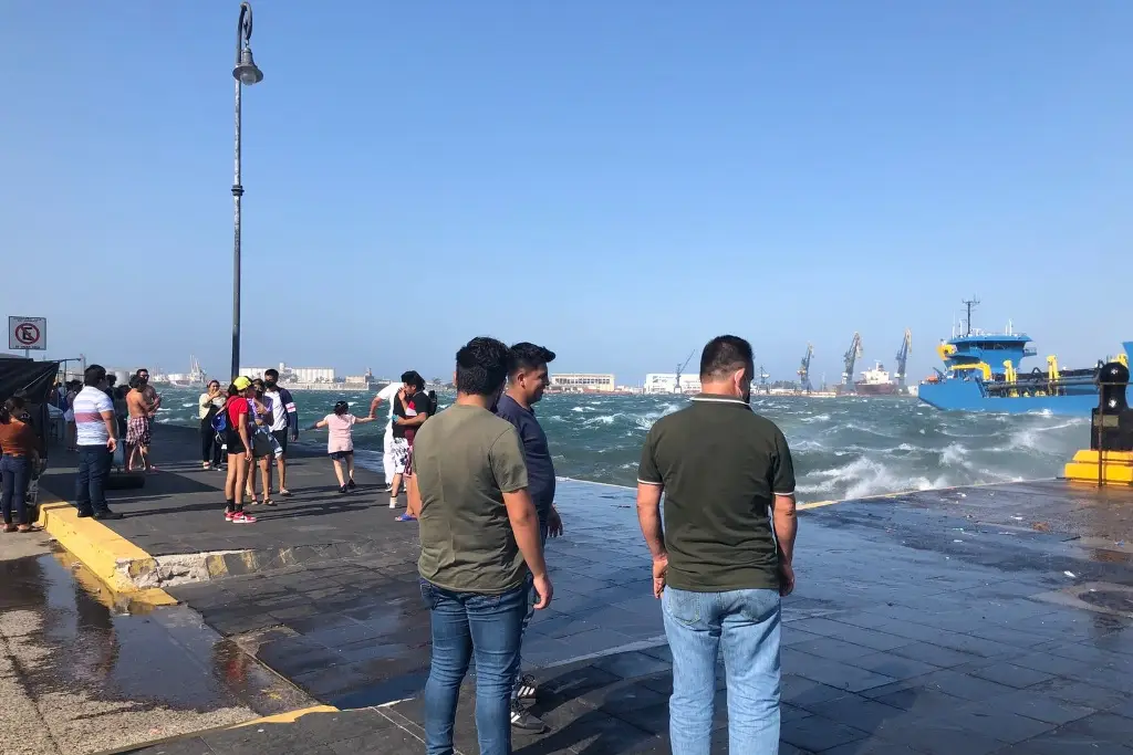 Esta ha sido la más fuerte racha en puerto de Veracruz al momento - xeu noticias veracruz