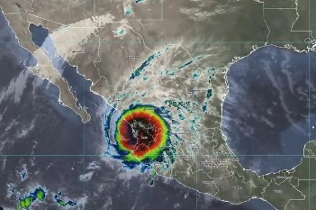 Huracán Roslyn toca tierra cerca de Santa Cruz, al norte de Nayarit ...