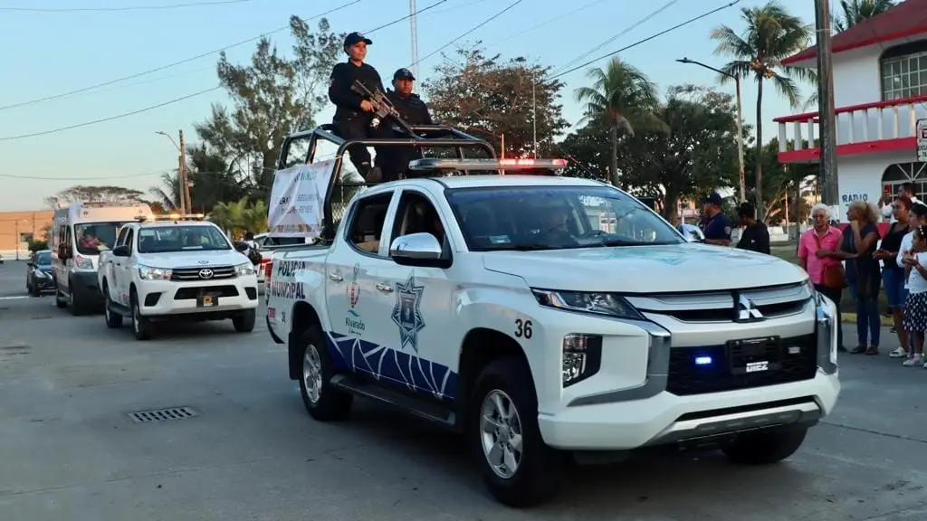 Donan patrullas para policía de Alvarado; hacían rondines"a pie" - xeu ...