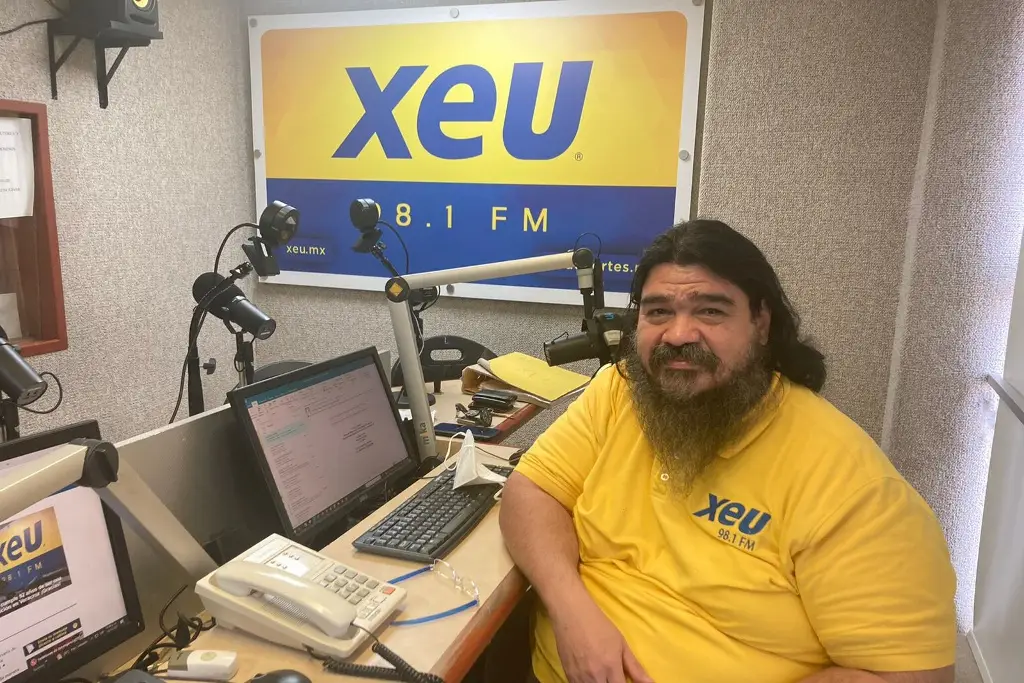 En su 92 aniversario,"no concibo mi vida sin XEU", dice Artemio Fernández - xeu noticias veracruz
