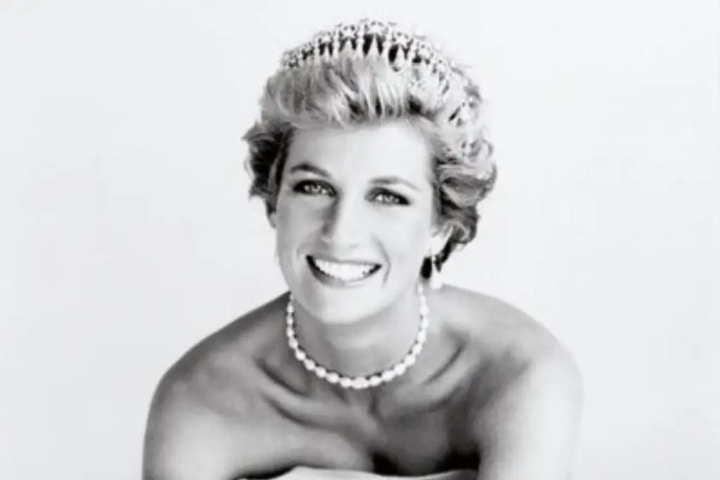 Así se vería Lady Di en la coronación del rey Carlos III según la ...