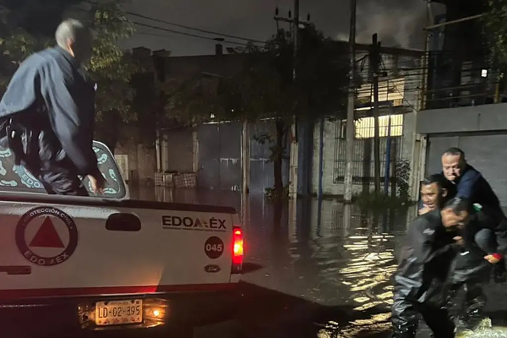 Lluvia Inunda Periférico Norte Y Se Desborda Río Hondo En Naucalpan