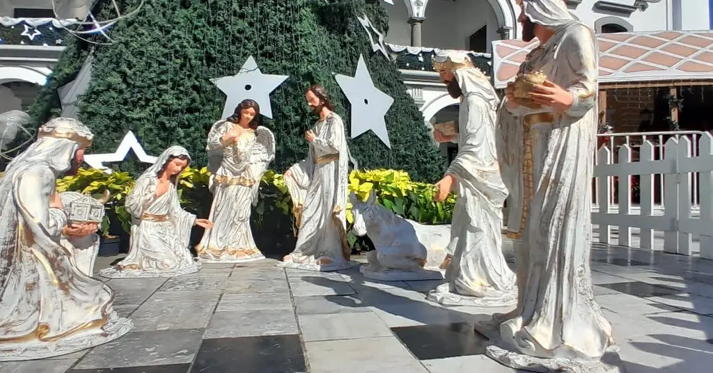 Colocan nacimiento en el zócalo de Veracruz - xeu noticias veracruz